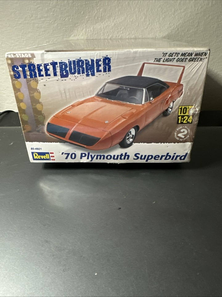 Revell Street Burner '70 Plymouth Superbird 1:24 #4921 Factory Sealed ...