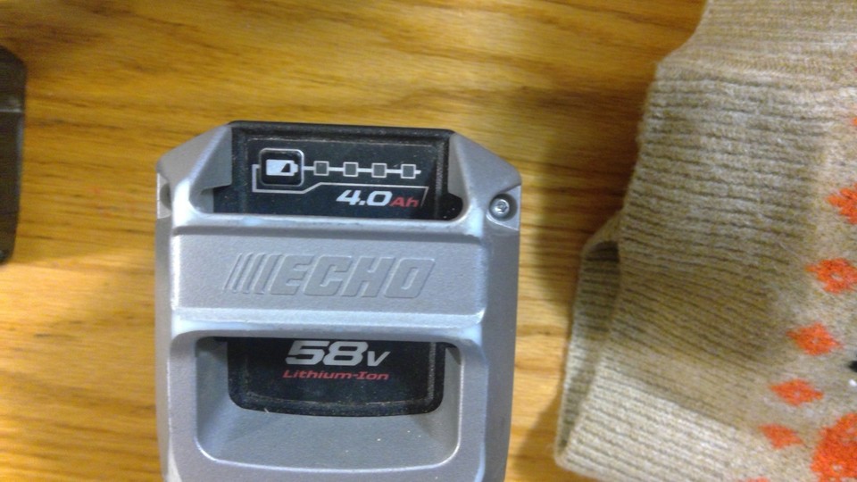 ECHO 58-Volt 4 Ah CBP-58V40 Lithium-Ion Battery Pack Used fully charged ...