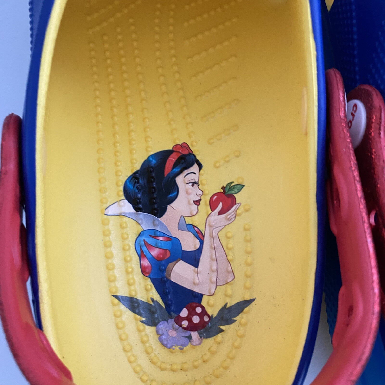 Crocs Disney Snow White Classic Clogs Sunshine Women’s 12 Men’s 10 NEW ...