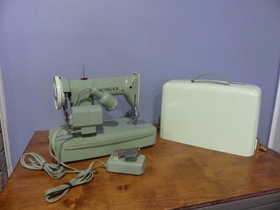 Vintage Singer 185J Model Green Canada Sewing Machine w/ Pedal & Case ...