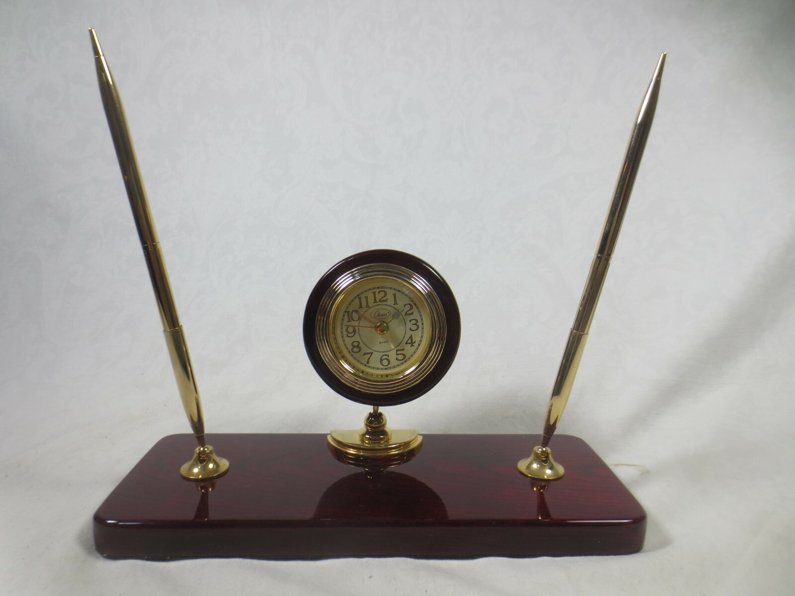 Unused swivel Quartz Chass Clock on Mahogany Wood w Gold-tone 2 Pen Set ...