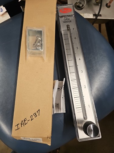Dwyer Model RMC-144-SSV Master Flow Meter 0-7 GPM New Open Box with ...