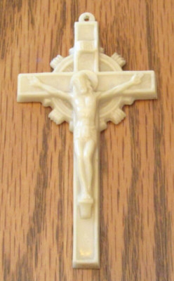 Crucifixes & Crosses - Plastic Crucifixes