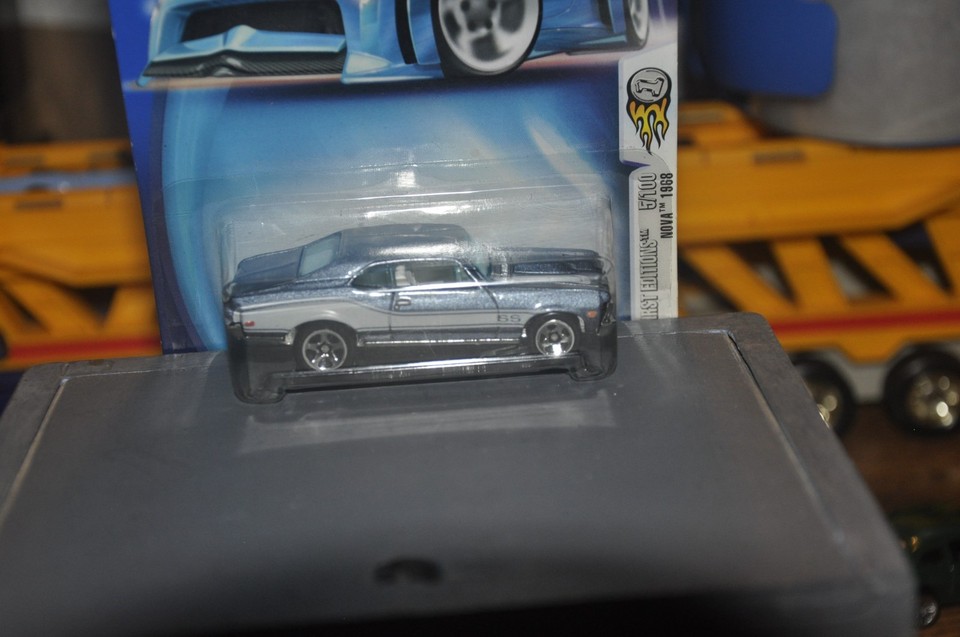 HOT WHEELS 20O4 FIRST EDITION $5/100 '68 CHEVY NOVA LITE BLUE/WHITE INT ...