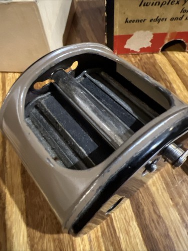 Vintage G-100 Twinplex Stropper W/ Box Razor Blade Sharpener Gillette ...