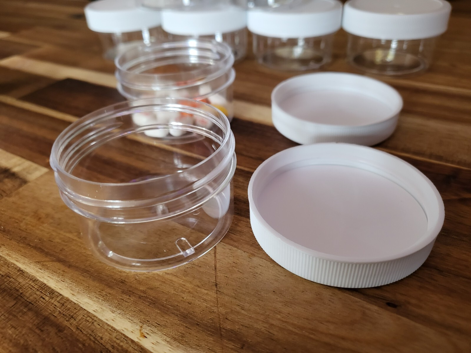 SET OF 7 -- 4 oz Small Plastic Containers Screw On Lids 2 inch inside ...