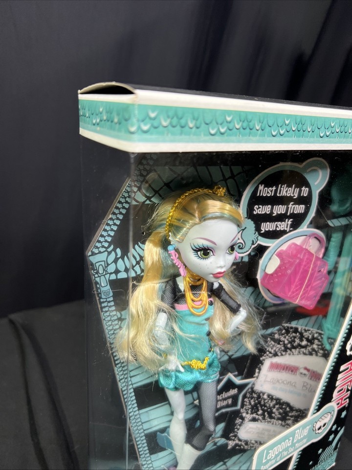 2011 Monster High Lagoona Blue Doll School's Out School w/ Diary NIB | eBay