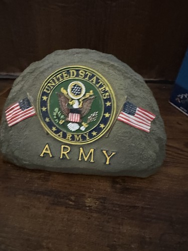 United States Army Gray Plastic Indoor/Outdoor Rock Ornament With Flags ...