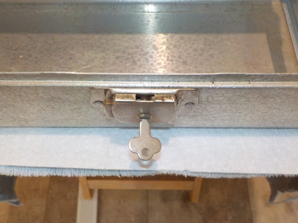 Vintage Walton Grip Loc Aluminum 3 Tier Tackle Box with Key | eBay