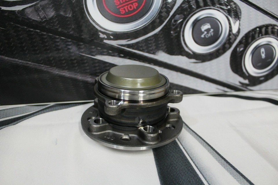 NEW Genuine Mercedes-Benz W205 C-Class Front Hub & Wheel Bearing ...