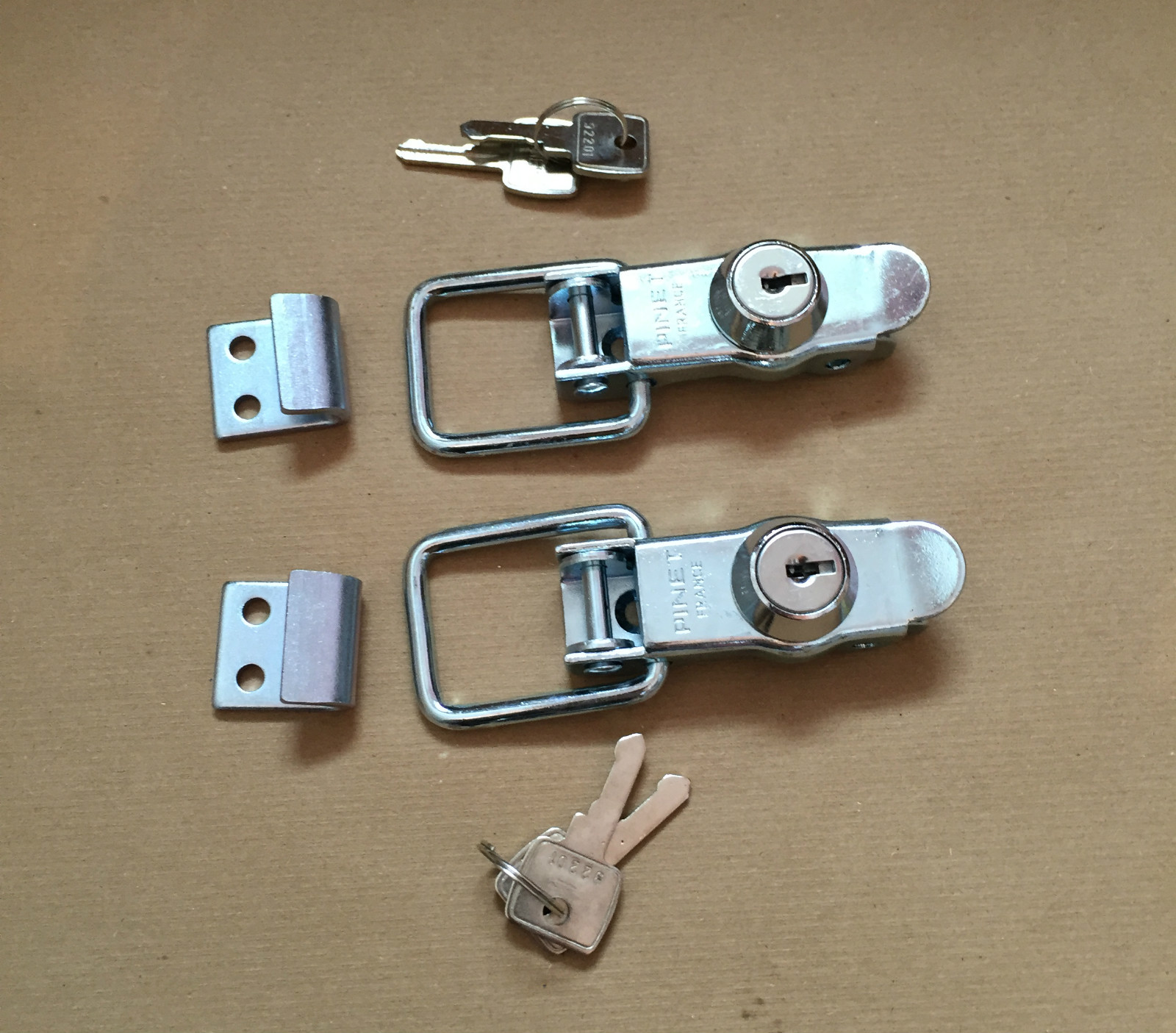 2 x Over Centre Lock Locking 106mm Catches Trailer Motorhome Horsebox ...