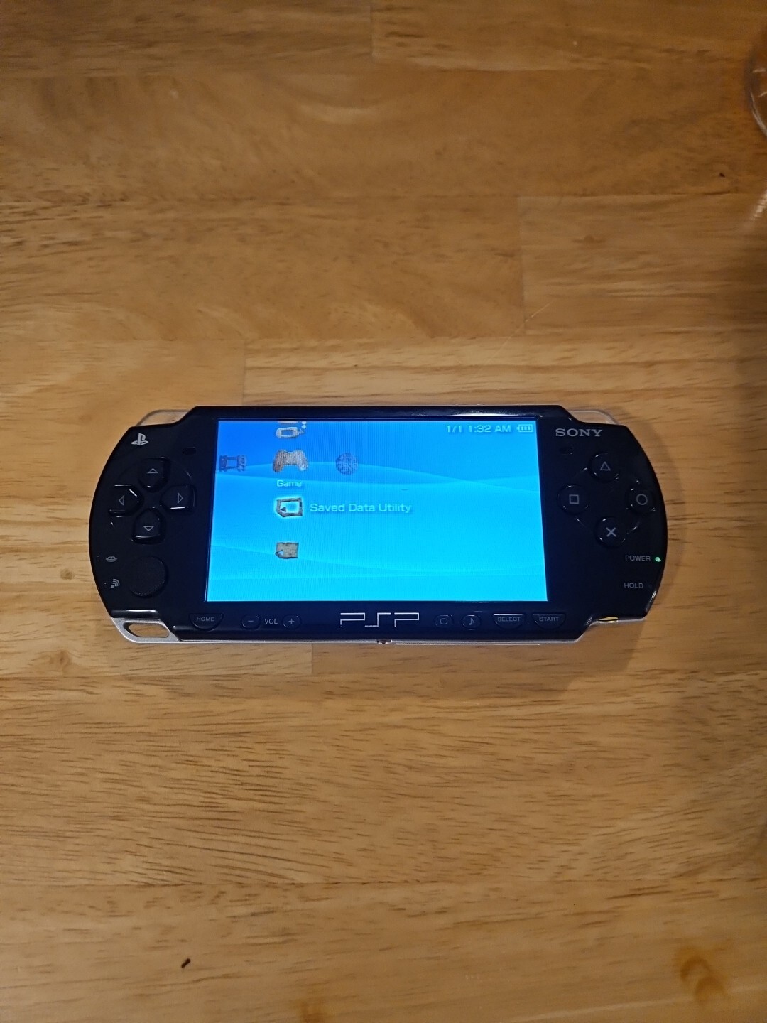 Sony PSP-2000 Edition W/ 1gb Memory Stick Piano Black Handheld System