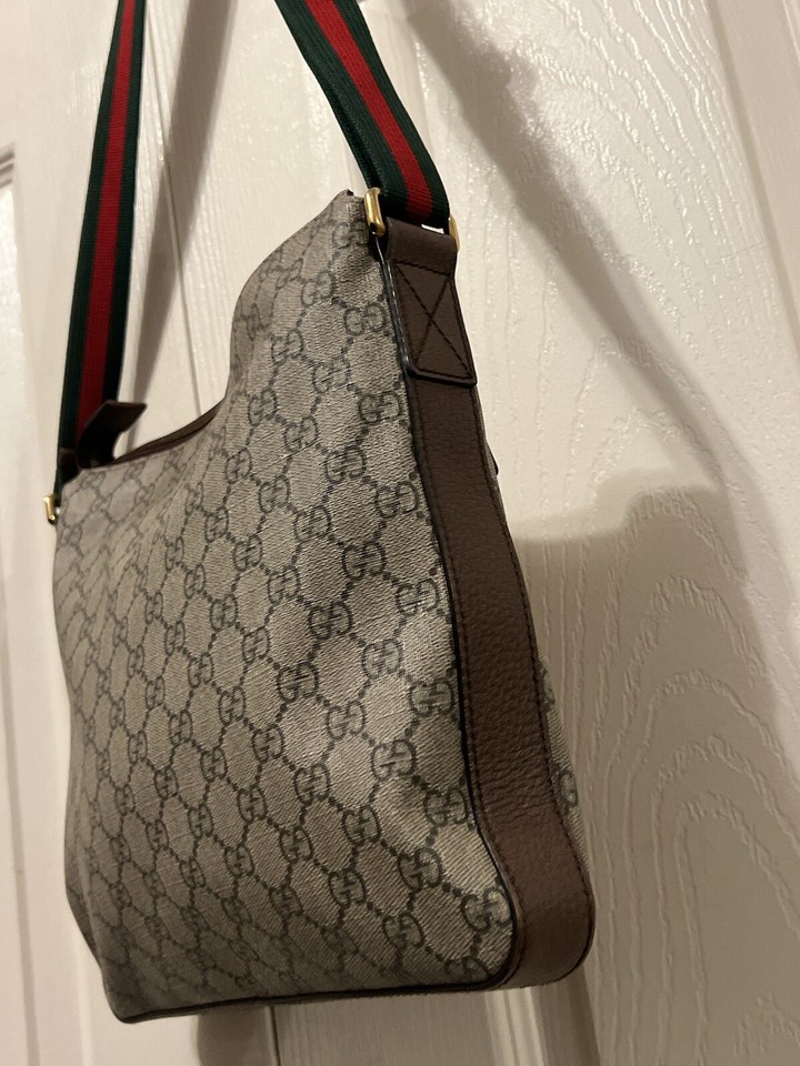 Gucci UFO Courrier Messenger GG Supreme Crossbody Bag Purse | eBay