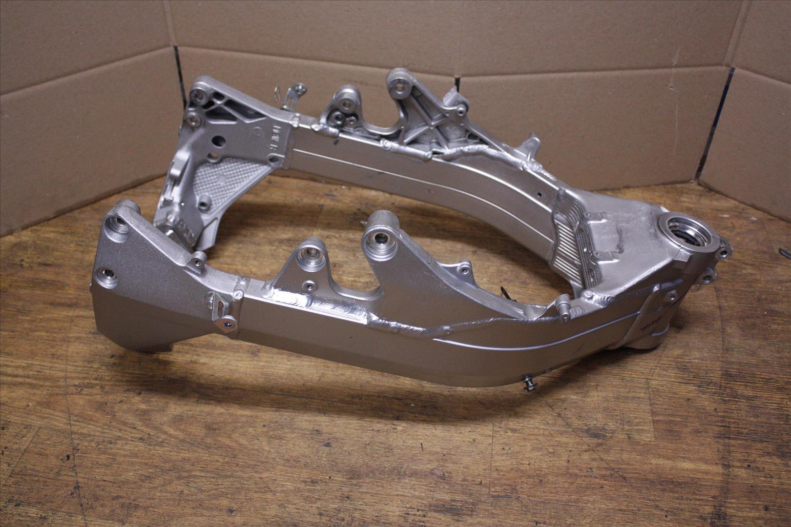 2006 HONDA VFR 800 INTERCEPTOR MAIN FRAME CHASSIS BODY VFR800 06 | eBay