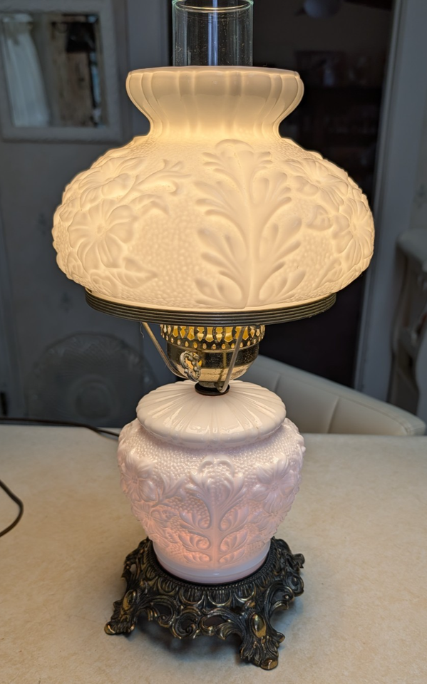 Totally White Vintage Fenton GWTW Style Electric Lamp Excellent ...