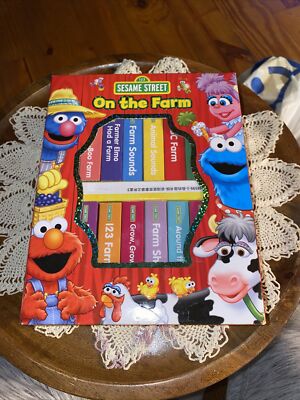 Sesame Street 12 Board Book Block Box Set On The Farm Elmo EUC | eBay