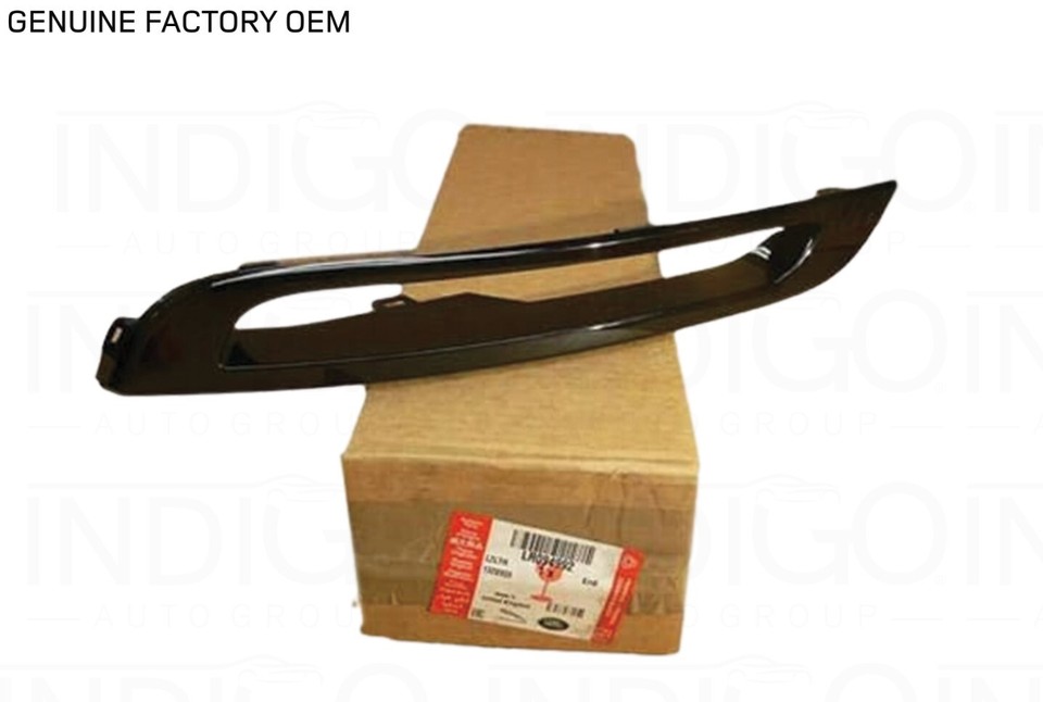 GENUINE LAND ROVER FOG LAMP COVER RANGE ROVER VELAR RH LR094992 | eBay