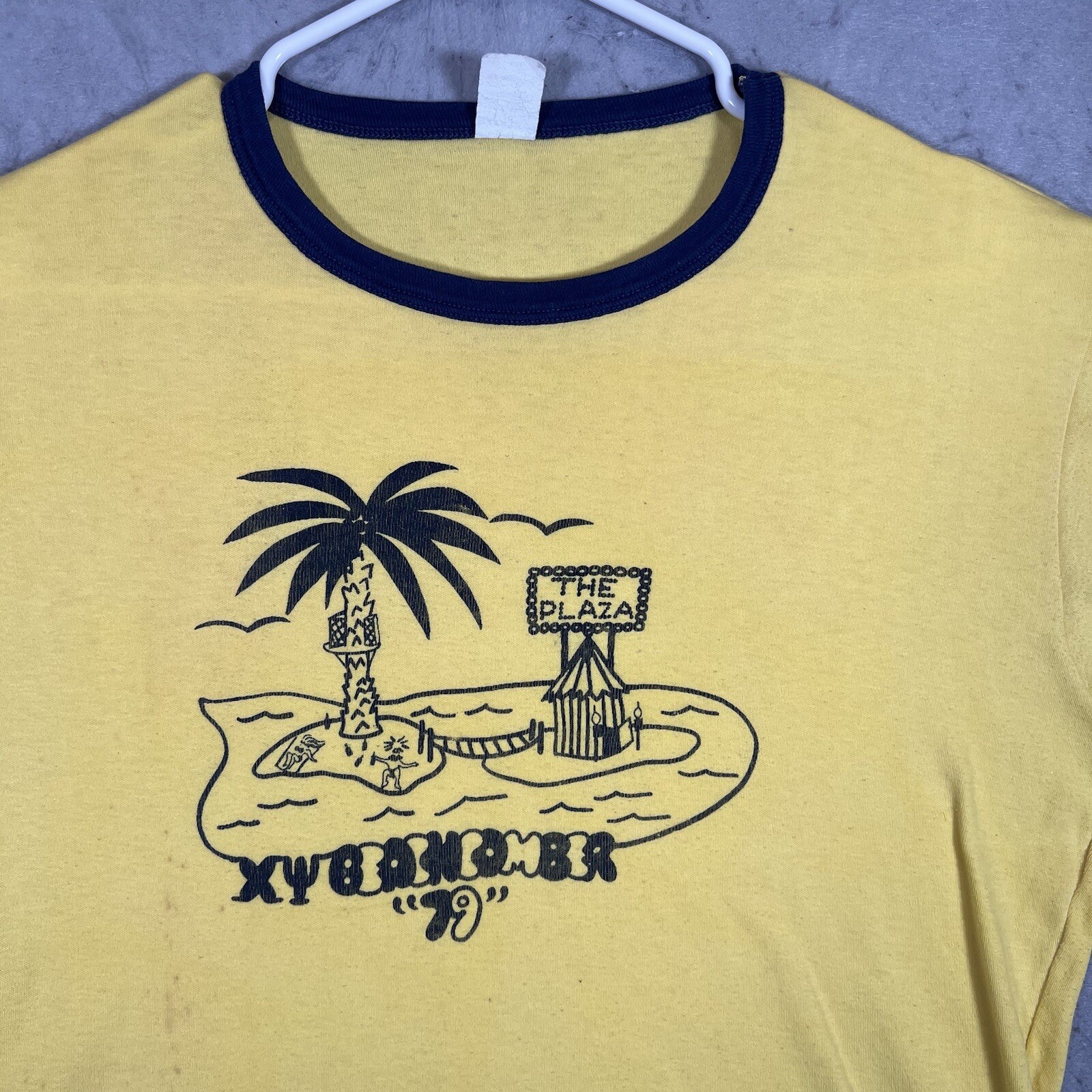 A1 Vintage 1979 Beachcomber The Plaza Island T Shirt … - Gem