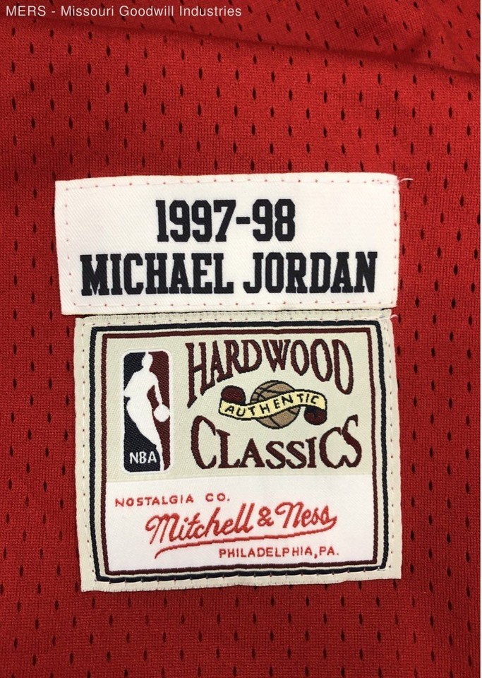 Mitchell & Ness Chicago Bulls #23 Michael Jordan Jersey Authentic L | eBay