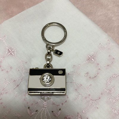 KATE SPADE Kate Spade Key Ring key charm White x Black Snap Metal ...