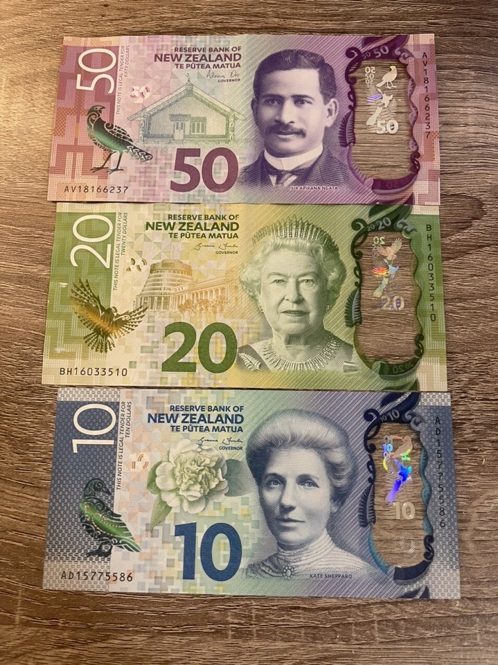 3 Bills 10+20+50 Dollars New Zealand Banknote. Circulated Currency NZD ...