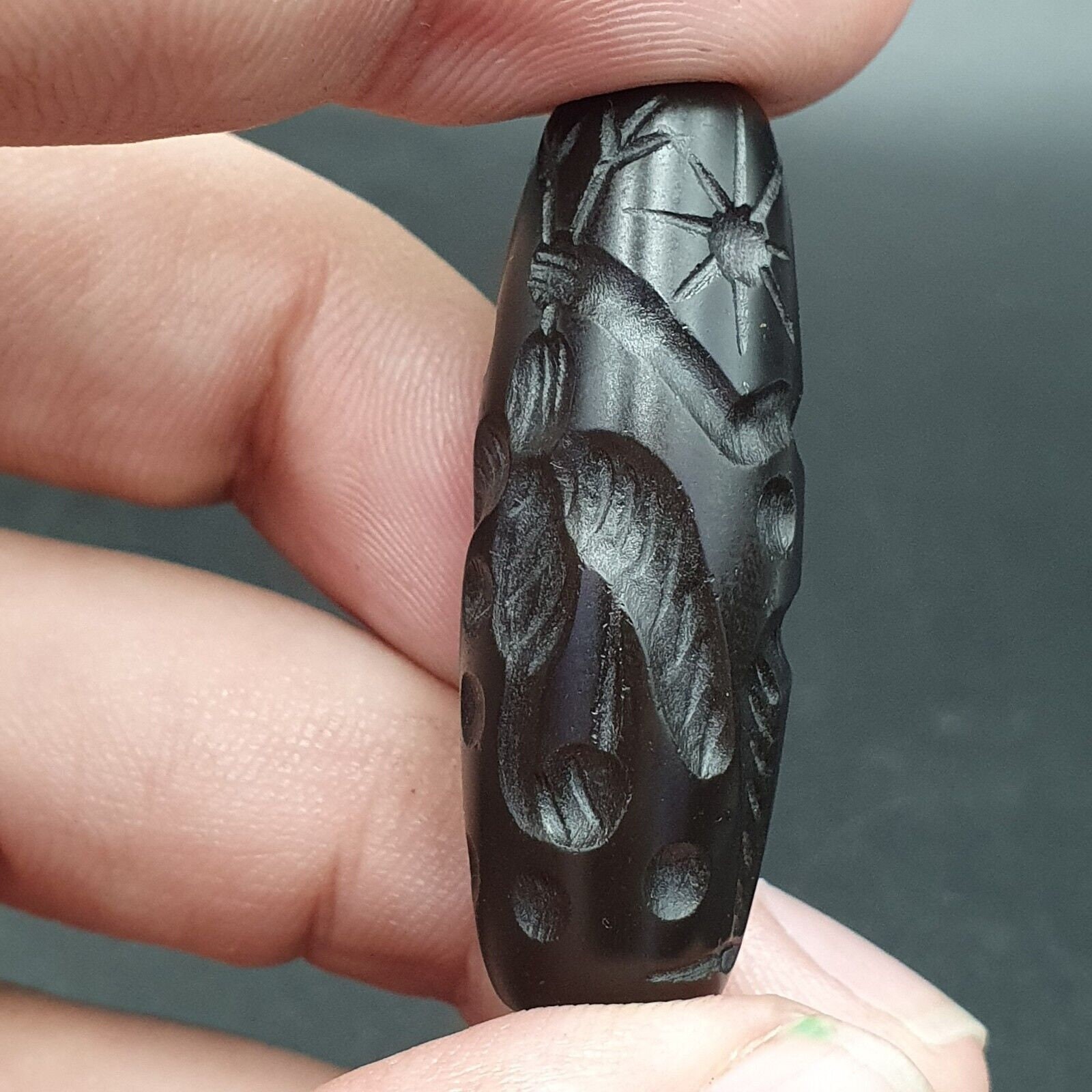 Indo tibetan carving agate eye stone bead amulet hunter hunted bird ...