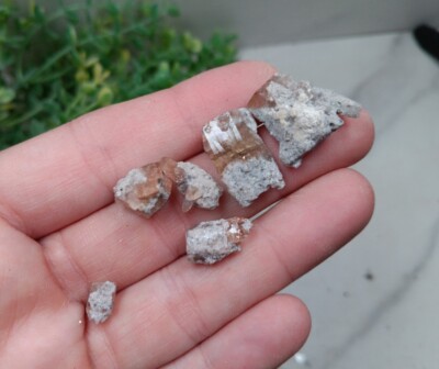 Lot Topaz in Rhyolite, Topaz Mountain, Thomas Range, Juab Co, Utah 10g ...