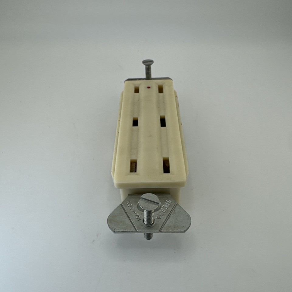 Vintage NOS 1950s SIERRA TRIPLEX Triple Outlet Two Prong Receptacle ...
