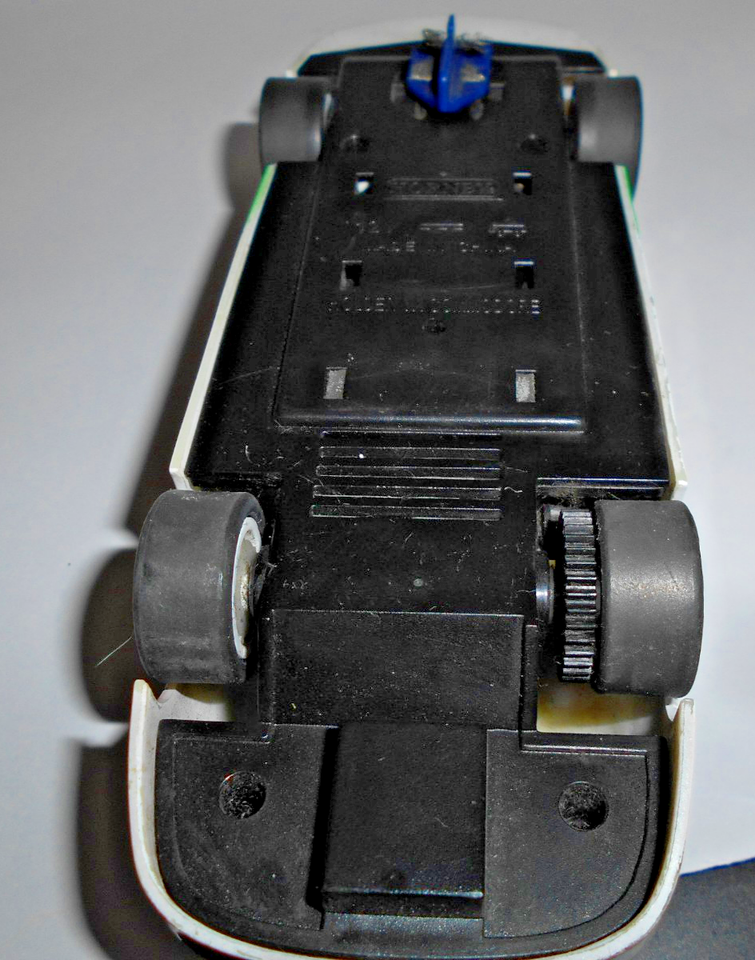 SCALEXTRIC 1:32 RARE HOLDEN VX COMMODORE V8 SUPERCAR VERY GOOD ...