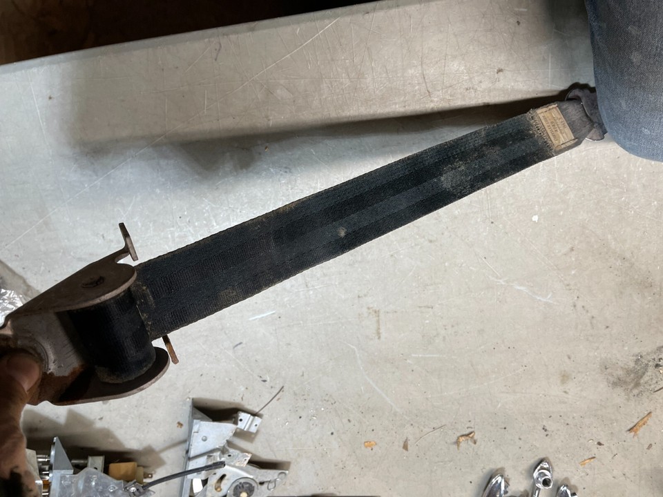 1970 CUDA CHALLENGER E-BODY USED OEM SEAT BELT RETRACTOR SET 2999587 70 ...