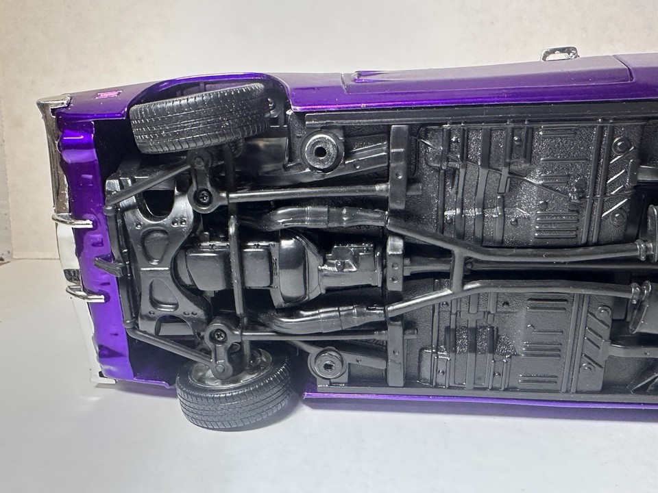 Hot Wheels 1969 Dodge Charger R/T Hemi Purple Team Baurtwell 1:18 ...