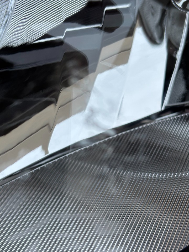 2017-2020 Chrysler Pacifica Left Driver Side Halogen Headlight OEM ...