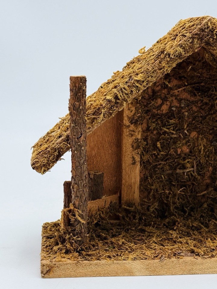 Rustic Wooden Nativity Stable Timber Moss Roof Crèche Manger Scene ...