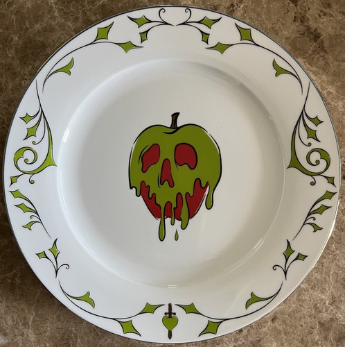 Disney Villains Halloween POISON APPLE 10.5" Dinner Plate w/ Iridescent ...