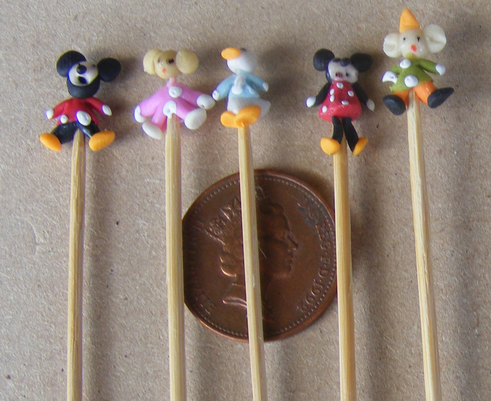 5 Mickey And Friends On A Stick Hand Made Tumdee 1:12 Scale Dolls House ...