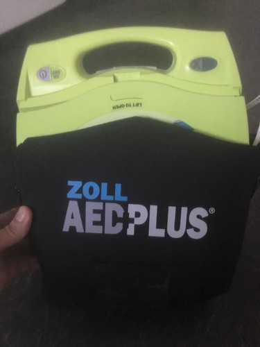 Zoll AED Plus Defibrillator with Pads Batteries and Carry Case | eBay
