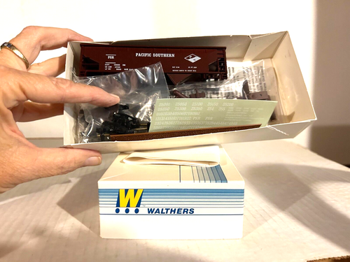 WALTHERS/Special Pacific Southern Offset Side 2-Bay Hopper Car Kit H.O ...