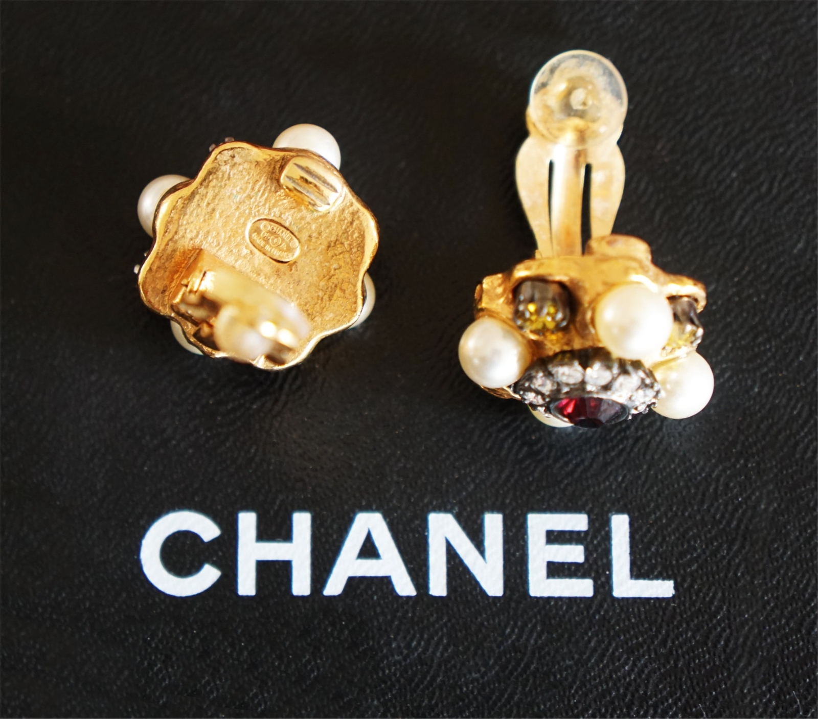 CHANEL 05 Gripoix 24k Gold Plate Faux Ruby Pearl Crys… - Gem