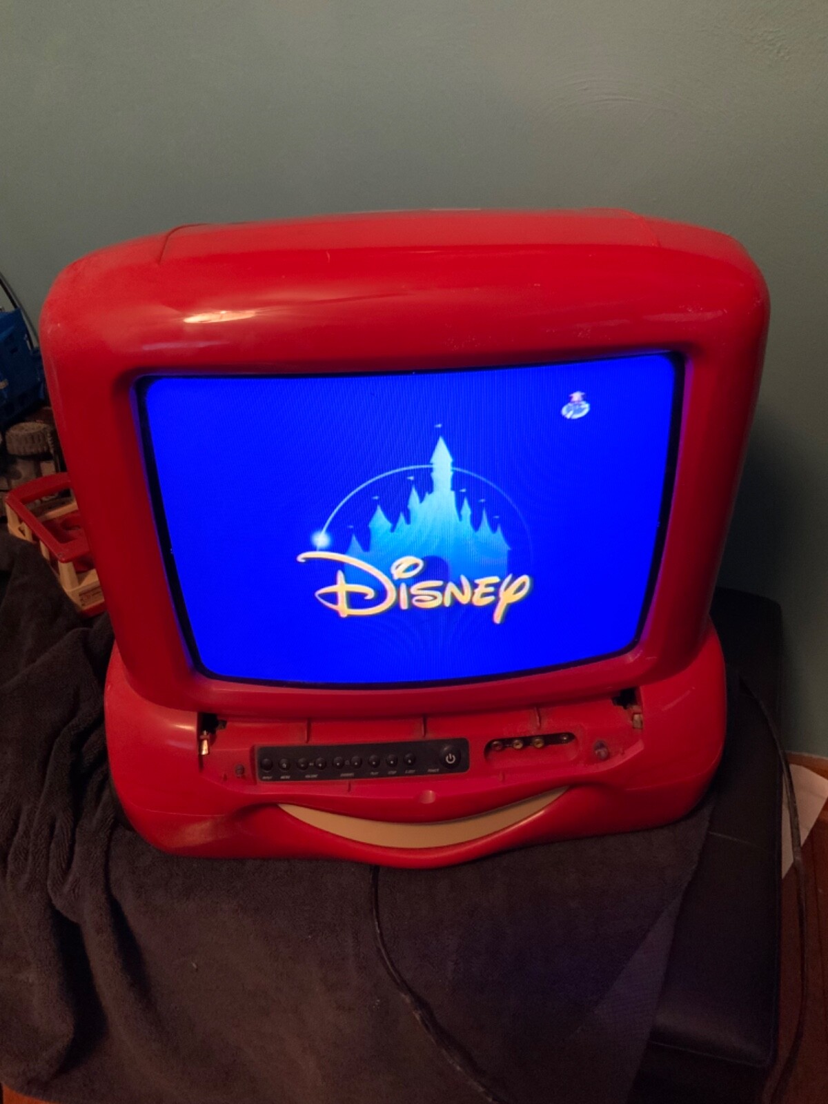 Disney Pixar Cars Lightning Mcqueen 13" CRT TV DVD Combo Television for ...