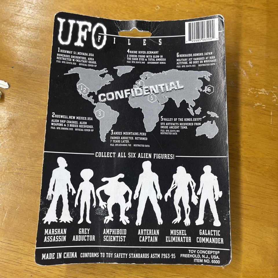UFO Files Bendy Alien Invader Action Figure Sealed Vintage Glows in the ...