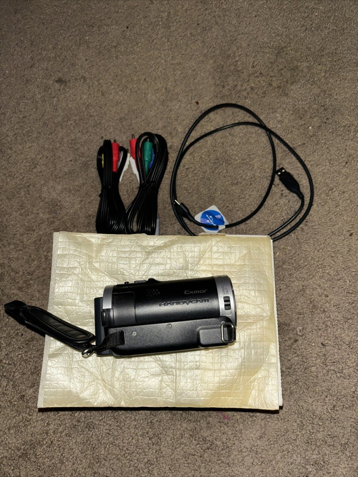 Sony Handycam HDR-CX100 Digital HD Camcorder - Silver. Please Read ...