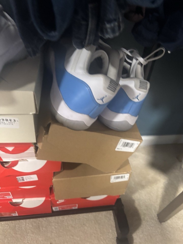 Sneaker Reselling Lot Of 15 Mens And Women’s Shoes Dunks, Foam Runners ...