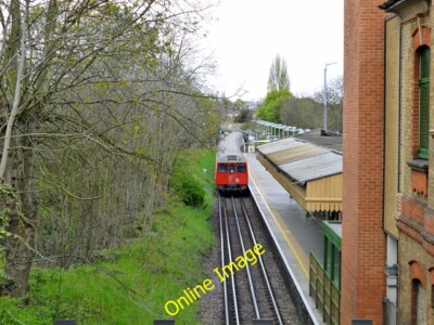 Photo 6x4 District Line train at Southfields Putney The destination ...