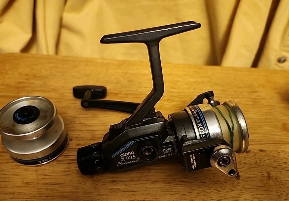 Vintage Shakespeare 530 alpha fishing wheel and extra spool | eBay
