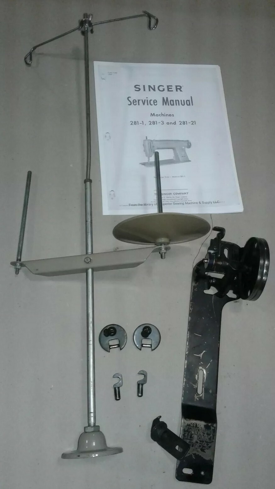 VINTAGE Singer 281-1 Industrial Sewing Machine for Light - Medium/Heavy ...