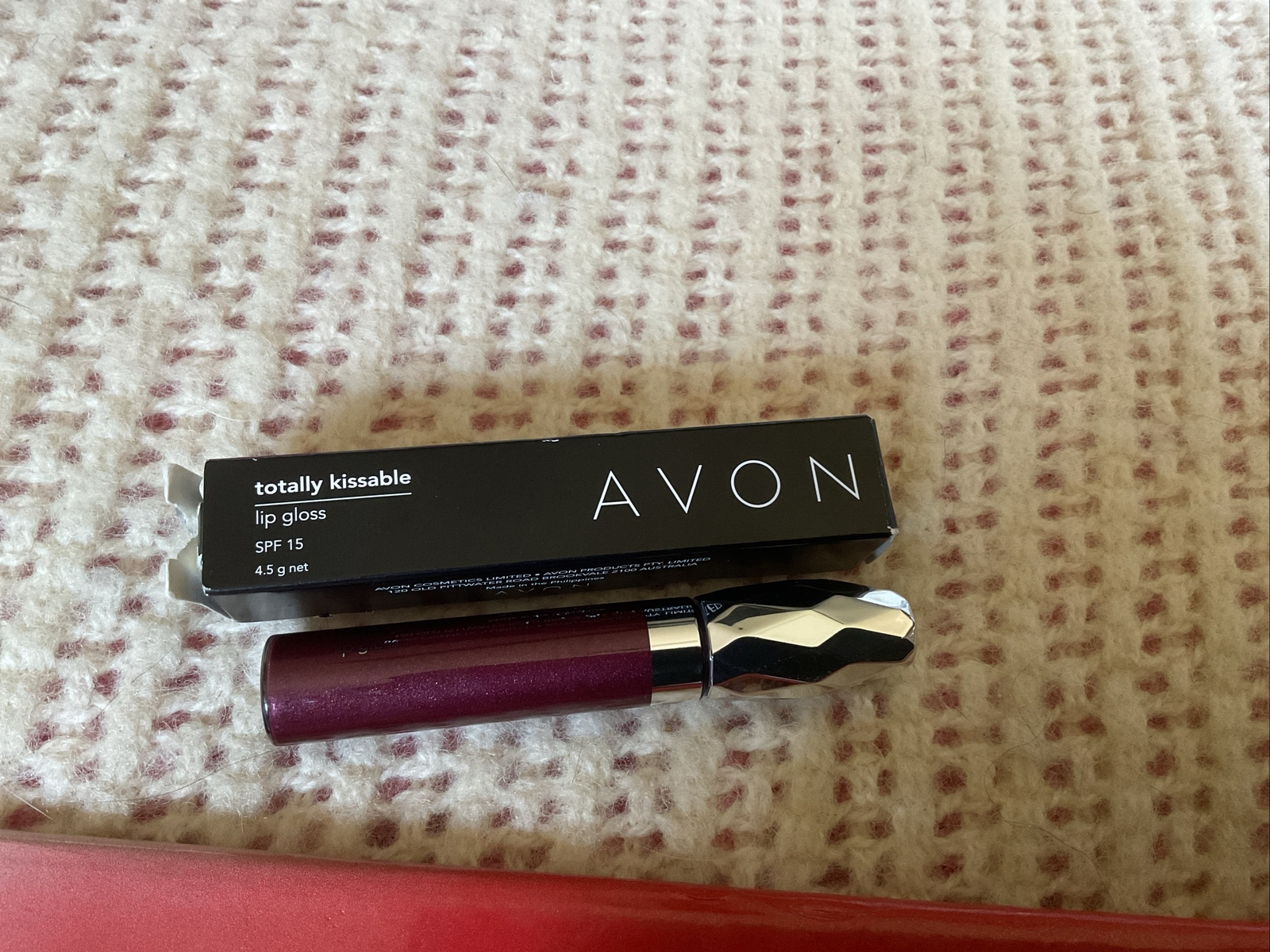 AVON TOTALLY KISSABLE LIP GLOSS 4.5g TOP NOTCH WINE | eBay Australia