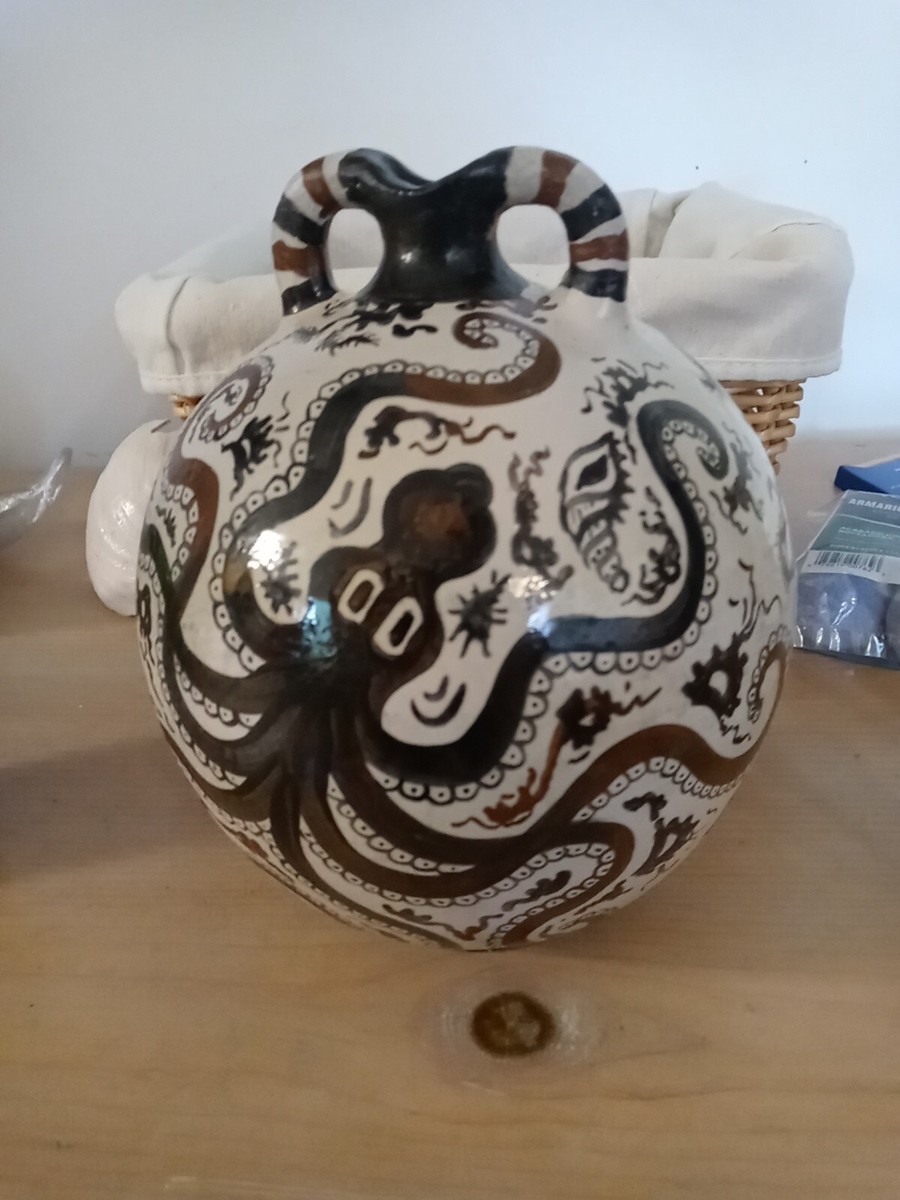 Marine Style Octopus Jar Clay Flask Decorated In The Marine Style With