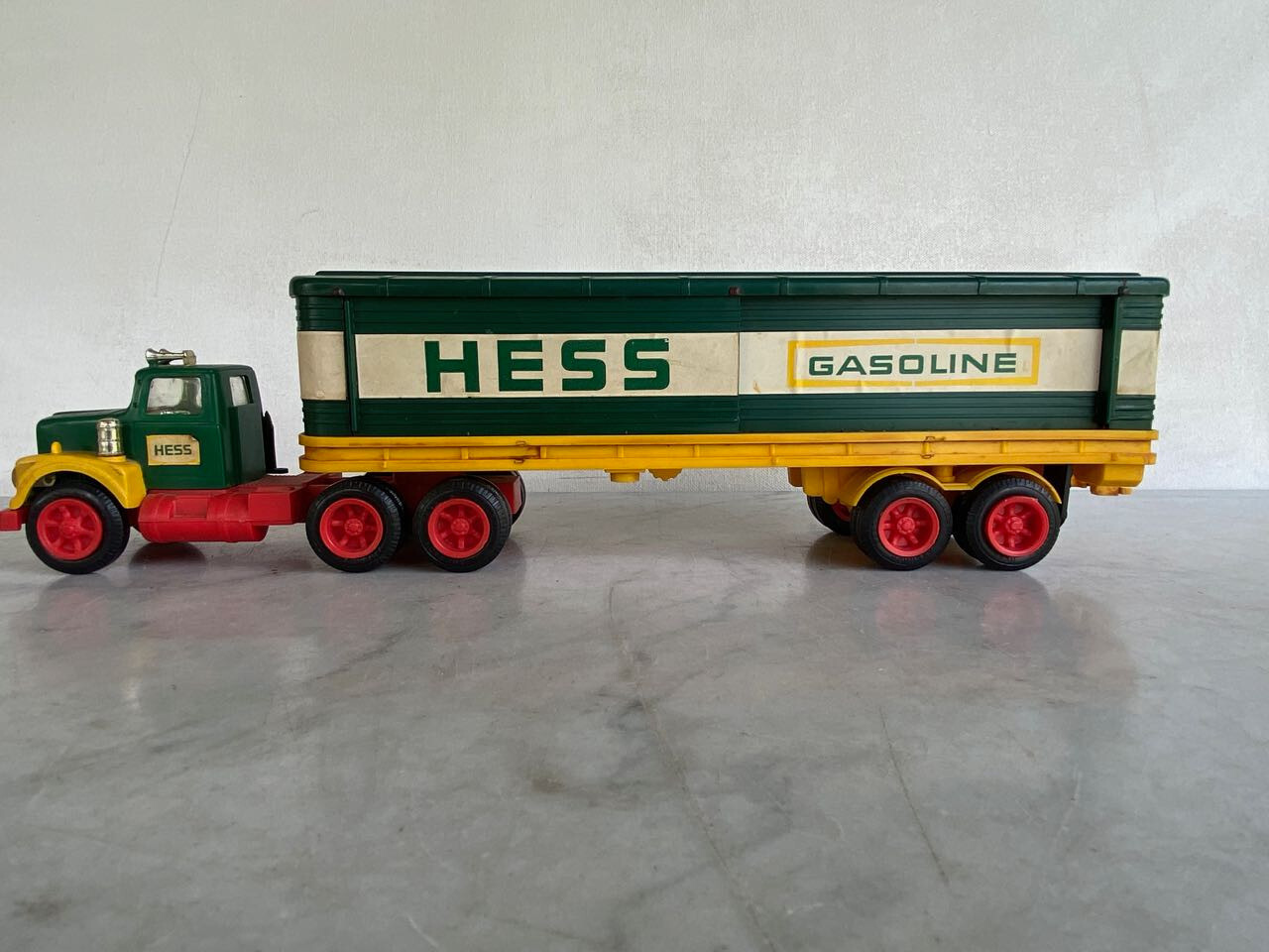 Vintage HESS Truck Fuel Oils Gasoline Tanker Trailer. AMERADA 1970's | eBay