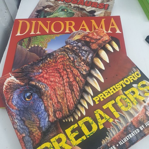 Prehistoric Predators Amazing book of Dinosaurs plus Dinorama bundle ...