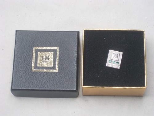 vintage GM General Motors service award lapel pin tie tack 20 year D.E ...